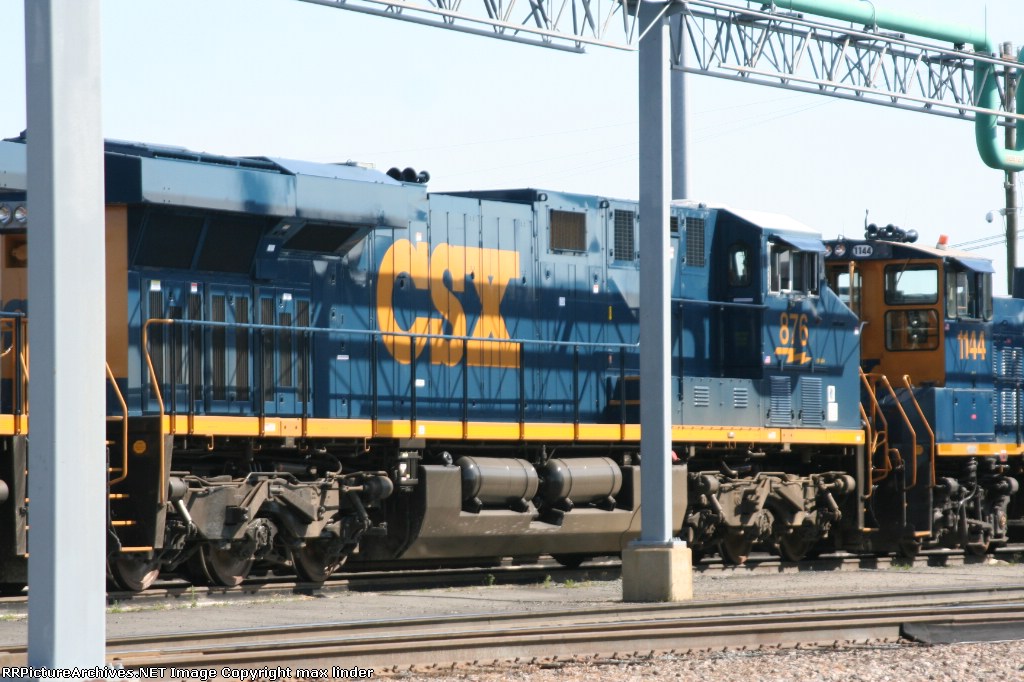 CSX 876